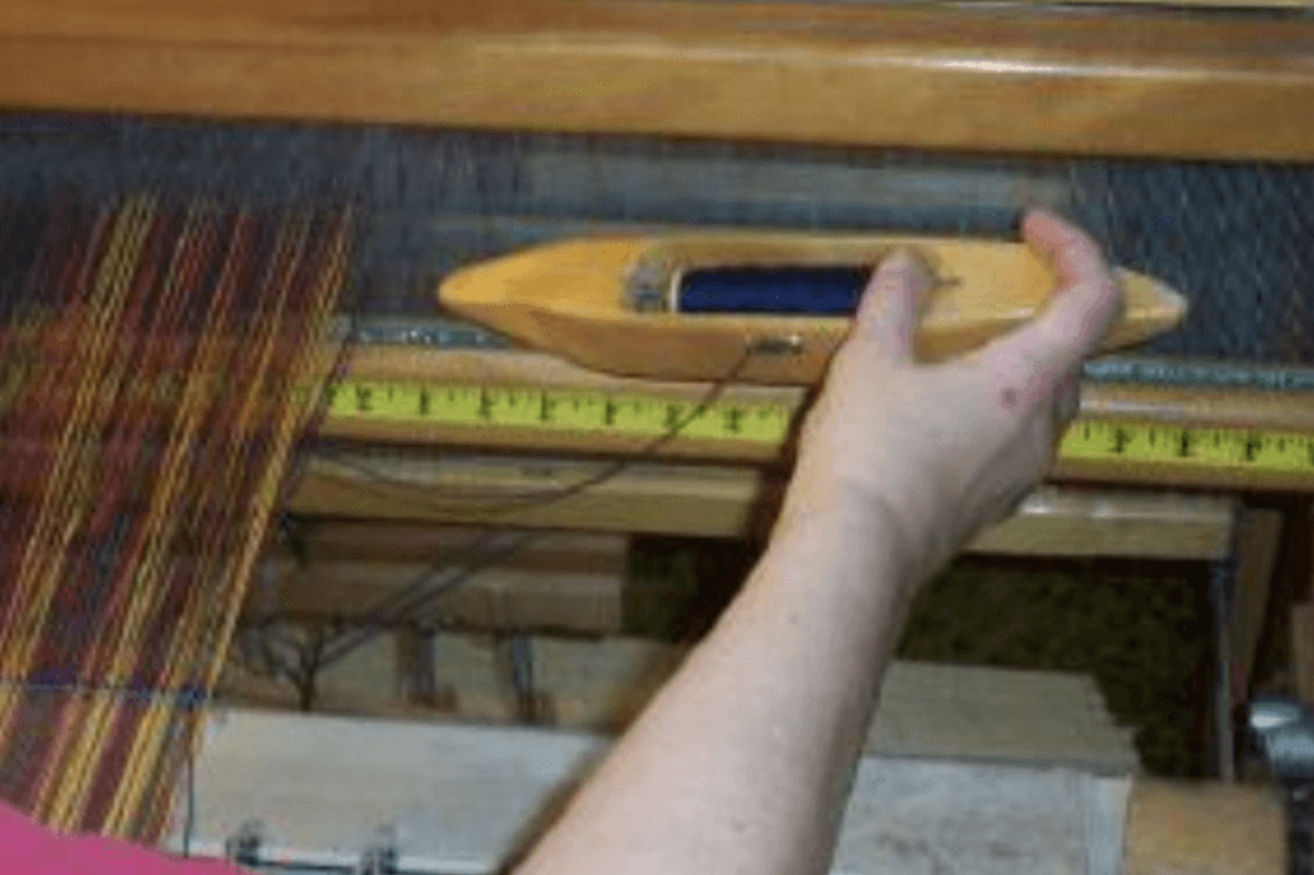 How to throw your weaving shuttle efficiently - The Handweaving Academy